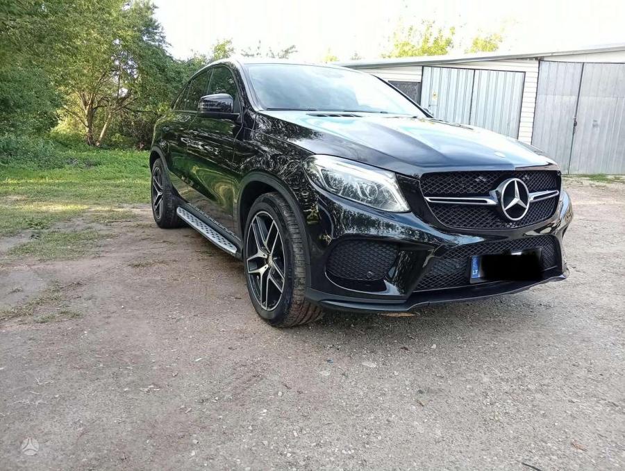 Melns Mercedes-Benz GLE 350 2015 Panevēža, ar dzinēja tilpumu 2.99 L un nobraukumu 247 tūkst. km par 22850 €, foto 4 vietnē AUTOMOTO.COM.LV