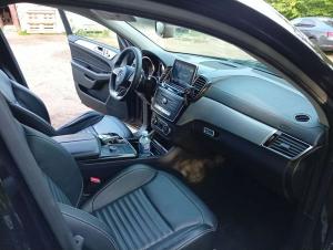 Melns Mercedes-Benz GLE 350 2015 Panevēža, ar dzinēja tilpumu 2.99 L un nobraukumu 247 tūkst. km par 22850 €, foto 10 vietnē AUTOMOTO.COM.LV