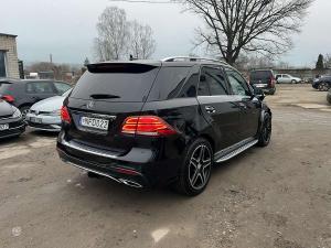 Melns Mercedes-Benz GLE 350 2016 Kauņa, ar dzinēja tilpumu 2.99 L un nobraukumu 98 tūkst. km par 10900 €, foto 3 vietnē AUTOMOTO.COM.LV
