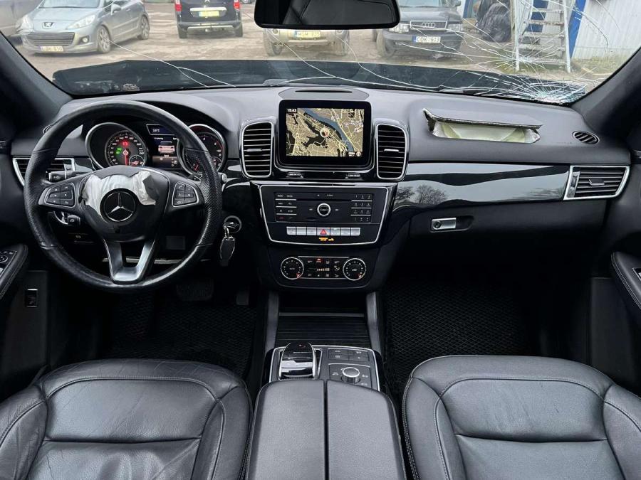 Melns Mercedes-Benz GLE 350 2016 Kauņa, ar dzinēja tilpumu 2.99 L un nobraukumu 98 tūkst. km par 10900 €, foto 19 vietnē AUTOMOTO.COM.LV