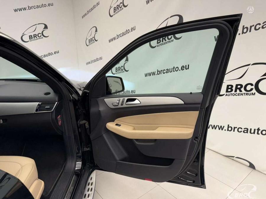 Black Mercedes-Benz GLE 350 2016 in Vilnius, with an engine capacity of 2.99 L and mileage of 109 thousand km for 22500 €, photo 17 on AUTOMOTO.COM.LV