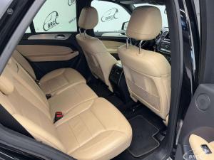 Black Mercedes-Benz GLE 350 2016 in Vilnius, with an engine capacity of 2.99 L and mileage of 109 thousand km for 22500 €, photo 20 on AUTOMOTO.COM.LV