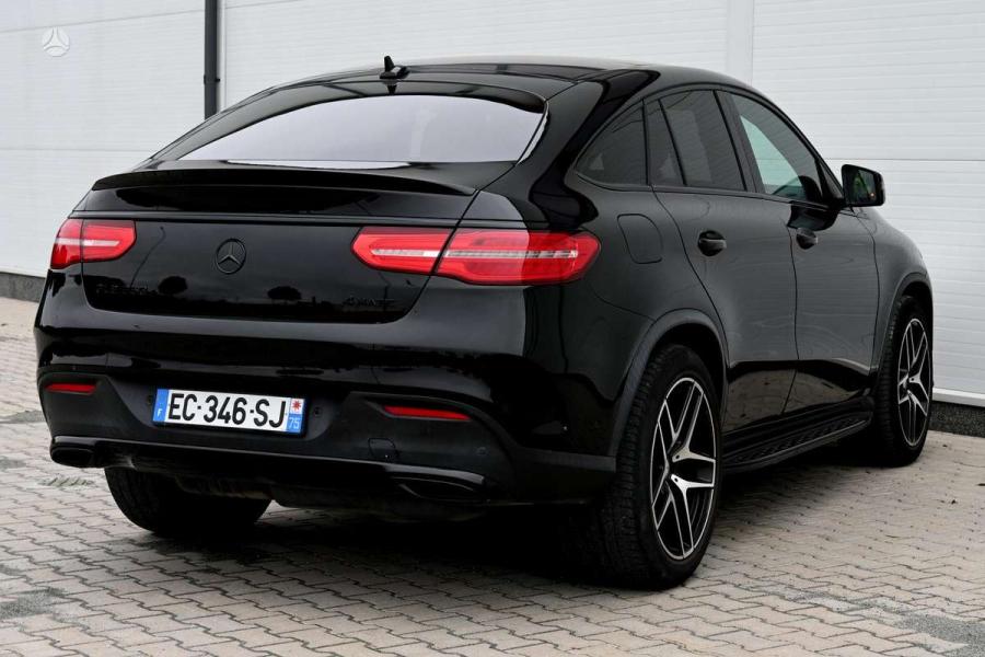 Melns Mercedes-Benz GLE 350 2016 Kretinga, ar dzinēja tilpumu 2.99 L un nobraukumu 239 tūkst. km par 29999 €, foto 7 vietnē AUTOMOTO.COM.LV
