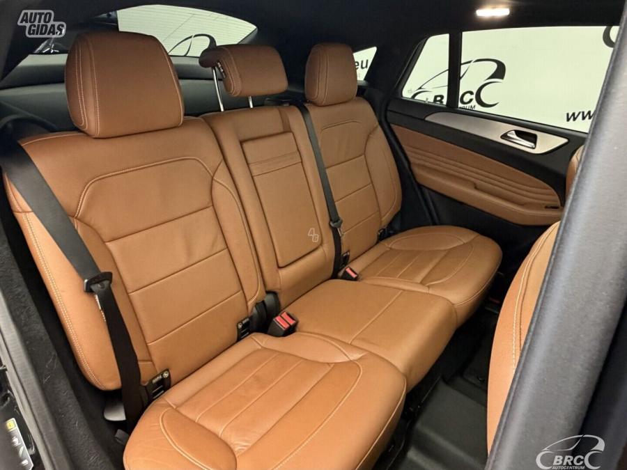 Melns Mercedes-Benz GLE 350 2016 Avižieniai, ar dzinēja tilpumu 3.00 L un nobraukumu 265 tūkst. km par 26900 €, foto 12 vietnē AUTOMOTO.COM.LV