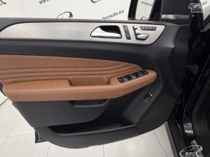 Melns Mercedes-Benz GLE 350 2016 Avižieniai, ar dzinēja tilpumu 3.00 L un nobraukumu 265 tūkst. km par 26900 €, foto 21 vietnē AUTOMOTO.COM.LV