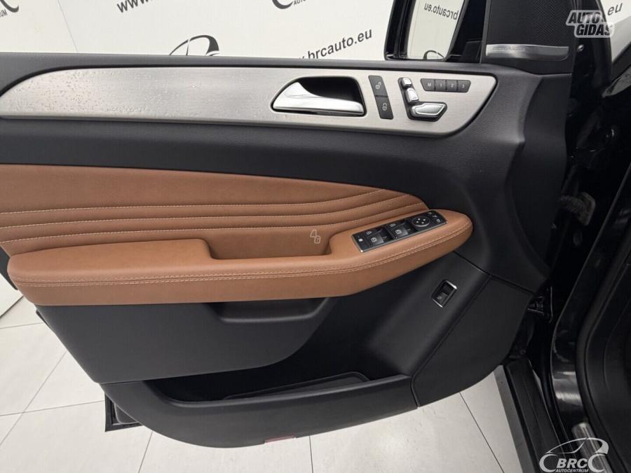 Melns Mercedes-Benz GLE 350 2016 Avižieniai, ar dzinēja tilpumu 3.00 L un nobraukumu 265 tūkst. km par 26900 €, foto 21 vietnē AUTOMOTO.COM.LV