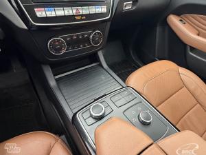 Melns Mercedes-Benz GLE 350 2016 Avižieniai, ar dzinēja tilpumu 3.00 L un nobraukumu 265 tūkst. km par 26900 €, foto 28 vietnē AUTOMOTO.COM.LV