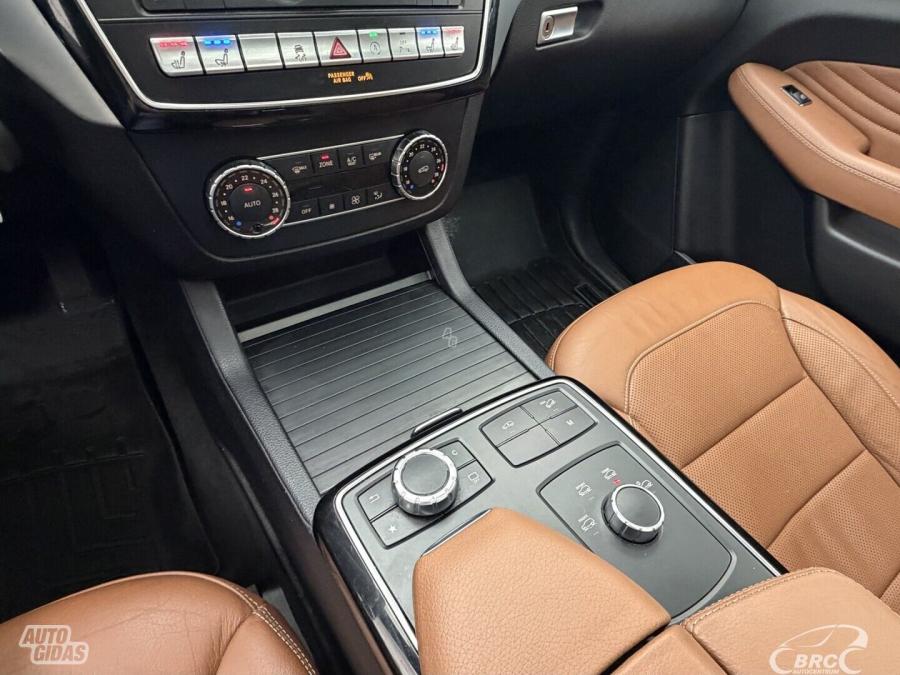 Melns Mercedes-Benz GLE 350 2016 Avižieniai, ar dzinēja tilpumu 3.00 L un nobraukumu 265 tūkst. km par 26900 €, foto 28 vietnē AUTOMOTO.COM.LV