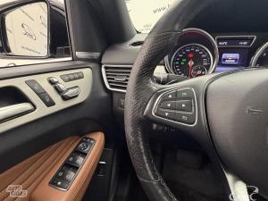 Melns Mercedes-Benz GLE 350 2016 Avižieniai, ar dzinēja tilpumu 3.00 L un nobraukumu 265 tūkst. km par 26900 €, foto 32 vietnē AUTOMOTO.COM.LV