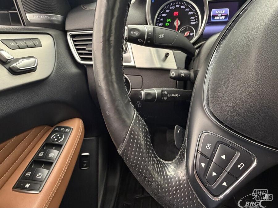 Melns Mercedes-Benz GLE 350 2016 Avižieniai, ar dzinēja tilpumu 3.00 L un nobraukumu 265 tūkst. km par 26900 €, foto 34 vietnē AUTOMOTO.COM.LV