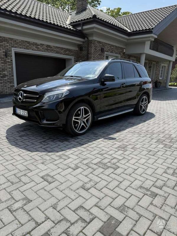 Melns Mercedes-Benz GLE 350 2016 Pasvalys, ar dzinēja tilpumu 3.00 L un nobraukumu 271 tūkst. km par 23500 €, foto 8 vietnē AUTOMOTO.COM.LV