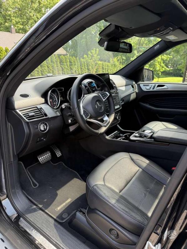 Melns Mercedes-Benz GLE 350 2016 Pasvalys, ar dzinēja tilpumu 3.00 L un nobraukumu 271 tūkst. km par 23500 €, foto 9 vietnē AUTOMOTO.COM.LV
