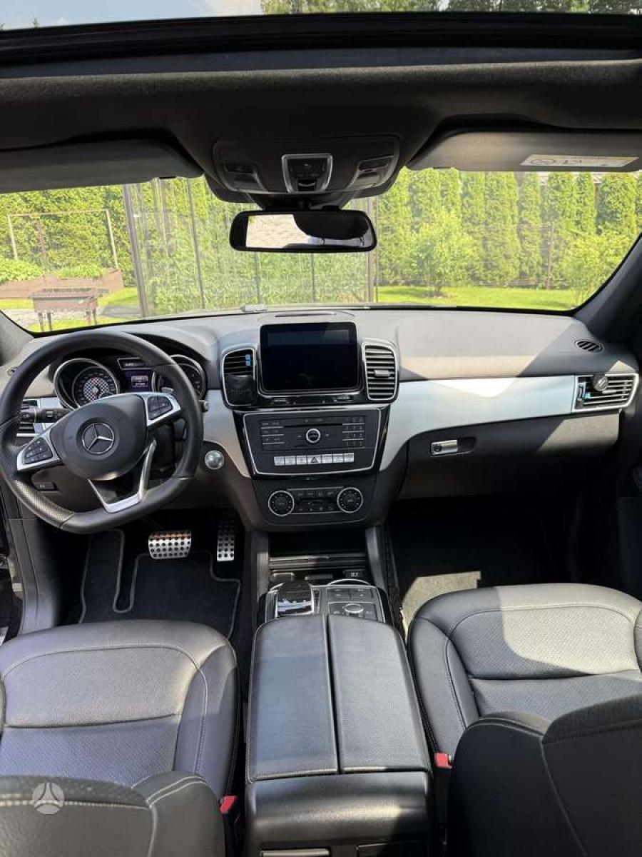 Black Mercedes-Benz GLE 350 2016 in Pasvalys, with an engine capacity of 3.00 L and mileage of 271 thousand km for 23500 €, photo 12 on AUTOMOTO.COM.LV