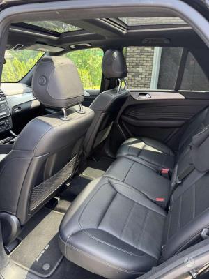 Black Mercedes-Benz GLE 350 2016 in Pasvalys, with an engine capacity of 3.00 L and mileage of 271 thousand km for 23500 €, photo 13 on AUTOMOTO.COM.LV