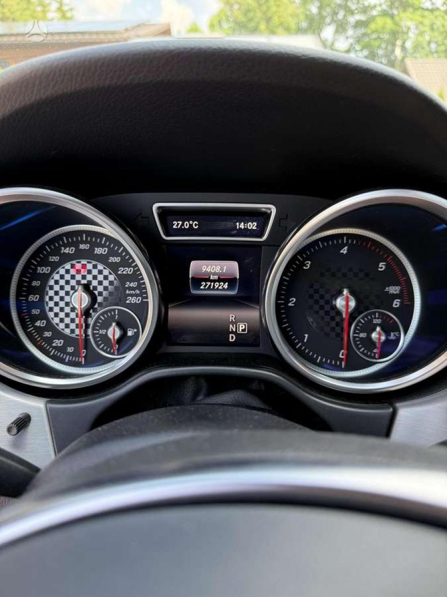 Black Mercedes-Benz GLE 350 2016 in Pasvalys, with an engine capacity of 3.00 L and mileage of 271 thousand km for 23500 €, photo 16 on AUTOMOTO.COM.LV
