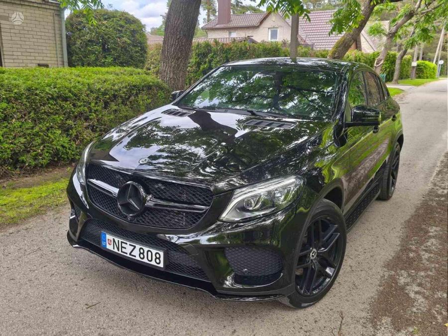 Black Mercedes-Benz GLE 350 2016 in Prienai, with an engine capacity of 2.99 L and mileage of 247 thousand km for 33000 €, photo 1 on AUTOMOTO.COM.LV