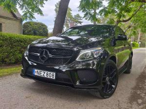 Black Mercedes-Benz GLE 350 2016 in Prienai, with an engine capacity of 2.99 L and mileage of 247 thousand km for 33000 €, photo 3 on AUTOMOTO.COM.LV