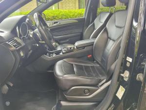 Black Mercedes-Benz GLE 350 2016 in Prienai, with an engine capacity of 2.99 L and mileage of 247 thousand km for 33000 €, photo 10 on AUTOMOTO.COM.LV