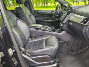 Black Mercedes-Benz GLE 350 2016 in Prienai, with an engine capacity of 2.99 L and mileage of 247 thousand km for 33000 €, photo 15 on AUTOMOTO.COM.LV