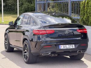 Melns Mercedes-Benz GLE 350 2016 Viļņa, ar dzinēja tilpumu 2.99 L un nobraukumu 114 tūkst. km par 32000 €, foto 3 vietnē AUTOMOTO.COM.LV