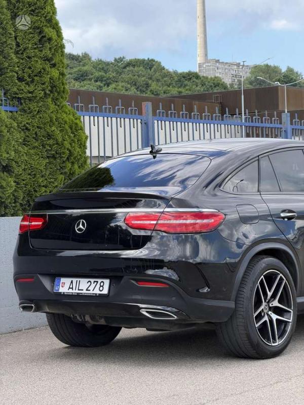 Melns Mercedes-Benz GLE 350 2016 Viļņa, ar dzinēja tilpumu 2.99 L un nobraukumu 114 tūkst. km par 32000 €, foto 5 vietnē AUTOMOTO.COM.LV