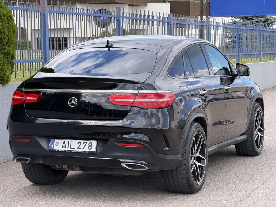 Melns Mercedes-Benz GLE 350 2016 Viļņa, ar dzinēja tilpumu 2.99 L un nobraukumu 114 tūkst. km par 32000 €, foto 7 vietnē AUTOMOTO.COM.LV