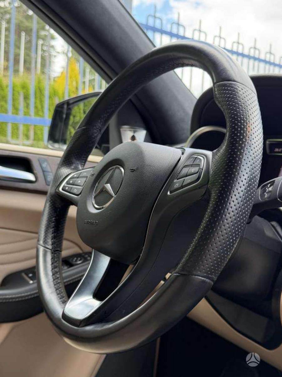 Melns Mercedes-Benz GLE 350 2016 Viļņa, ar dzinēja tilpumu 2.99 L un nobraukumu 114 tūkst. km par 32000 €, foto 15 vietnē AUTOMOTO.COM.LV