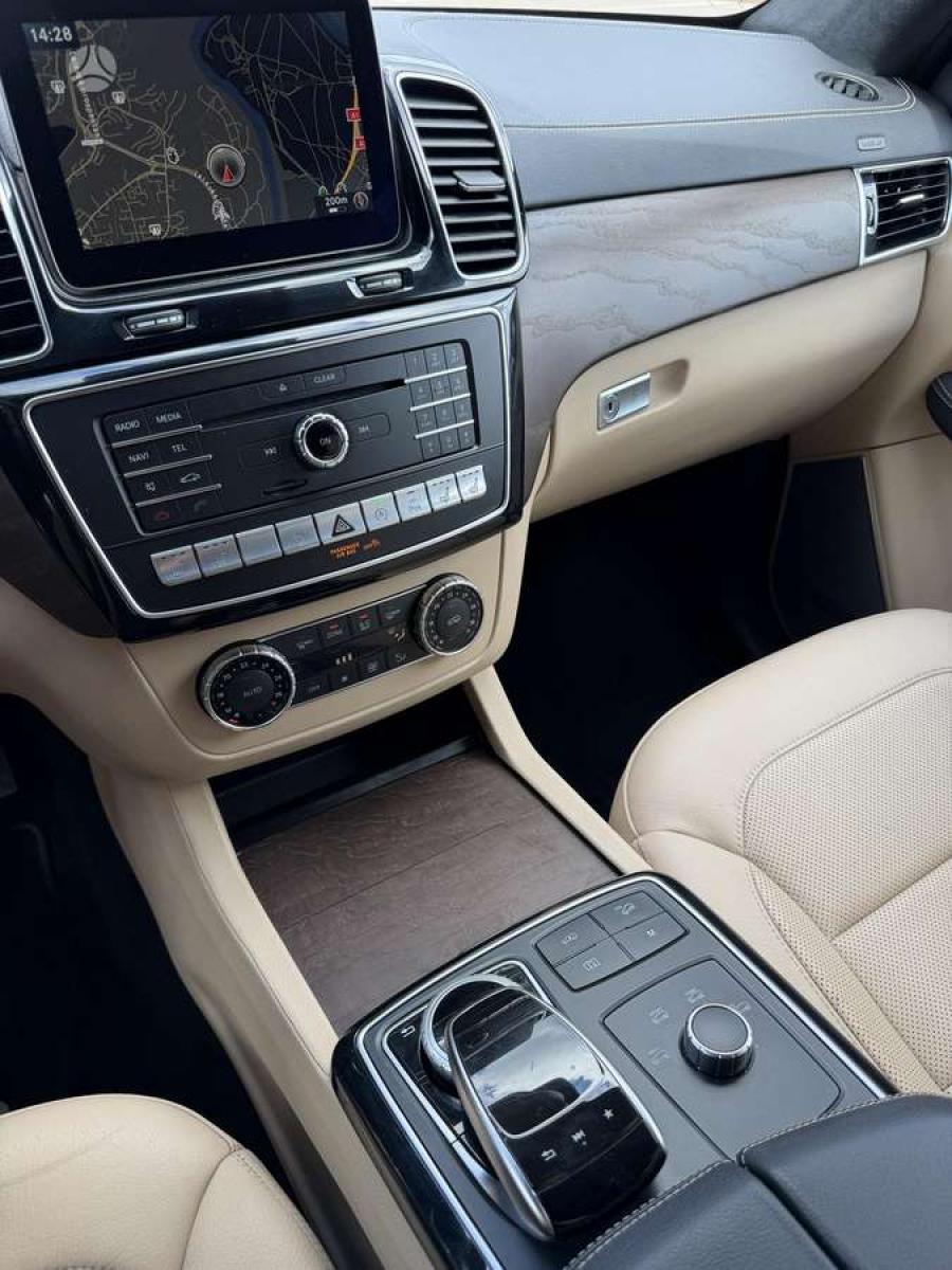 Melns Mercedes-Benz GLE 350 2016 Viļņa, ar dzinēja tilpumu 2.99 L un nobraukumu 114 tūkst. km par 32000 €, foto 16 vietnē AUTOMOTO.COM.LV