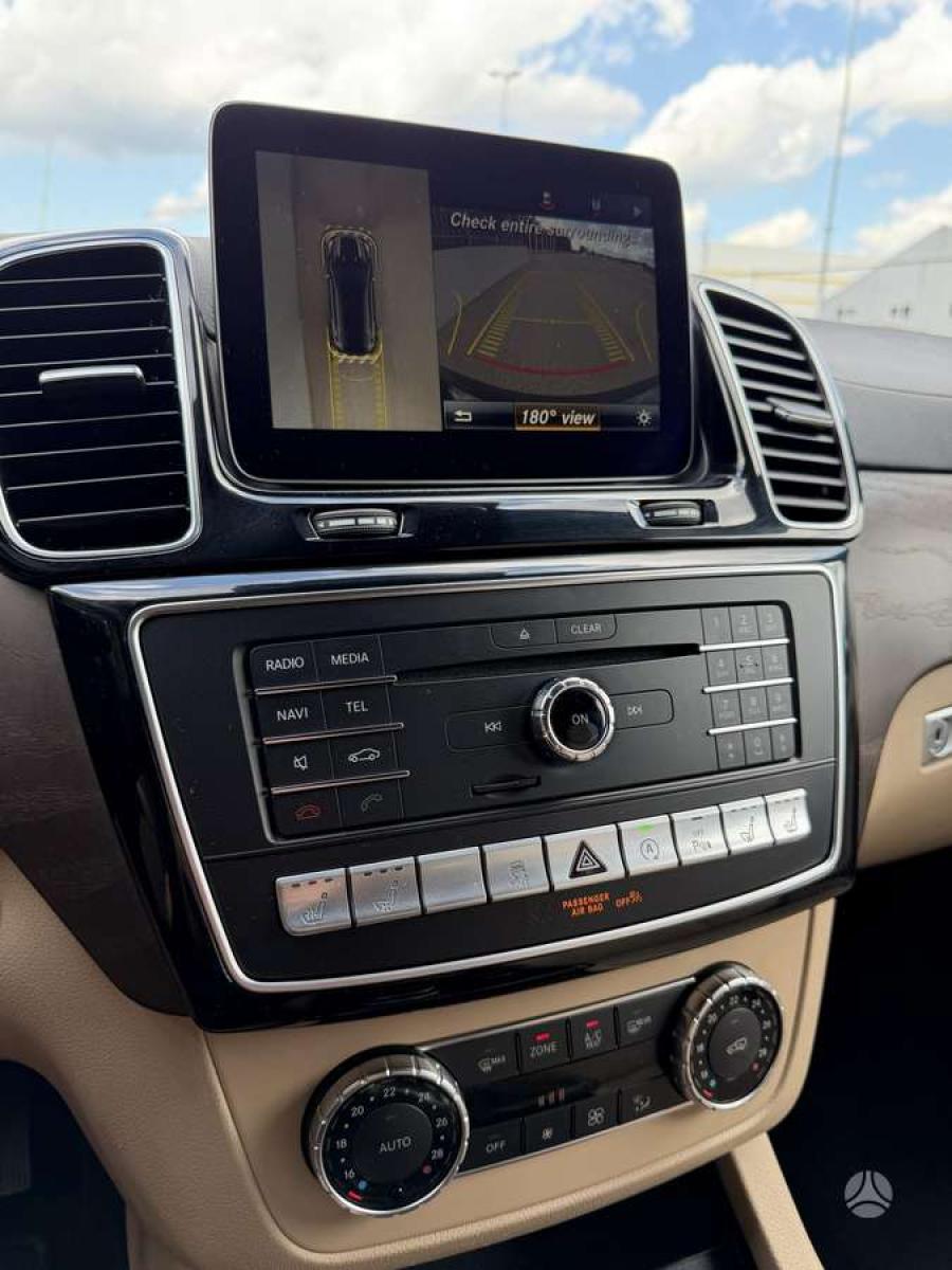Melns Mercedes-Benz GLE 350 2016 Viļņa, ar dzinēja tilpumu 2.99 L un nobraukumu 114 tūkst. km par 32000 €, foto 17 vietnē AUTOMOTO.COM.LV