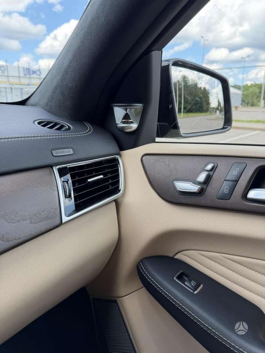 Melns Mercedes-Benz GLE 350 2016 Viļņa, ar dzinēja tilpumu 2.99 L un nobraukumu 114 tūkst. km par 32000 €, foto 22 vietnē AUTOMOTO.COM.LV