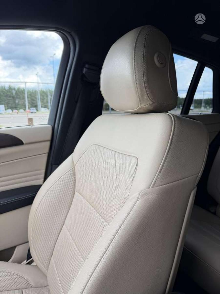 Melns Mercedes-Benz GLE 350 2016 Viļņa, ar dzinēja tilpumu 2.99 L un nobraukumu 114 tūkst. km par 32000 €, foto 23 vietnē AUTOMOTO.COM.LV