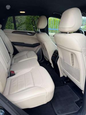 Melns Mercedes-Benz GLE 350 2016 Viļņa, ar dzinēja tilpumu 2.99 L un nobraukumu 114 tūkst. km par 32000 €, foto 26 vietnē AUTOMOTO.COM.LV