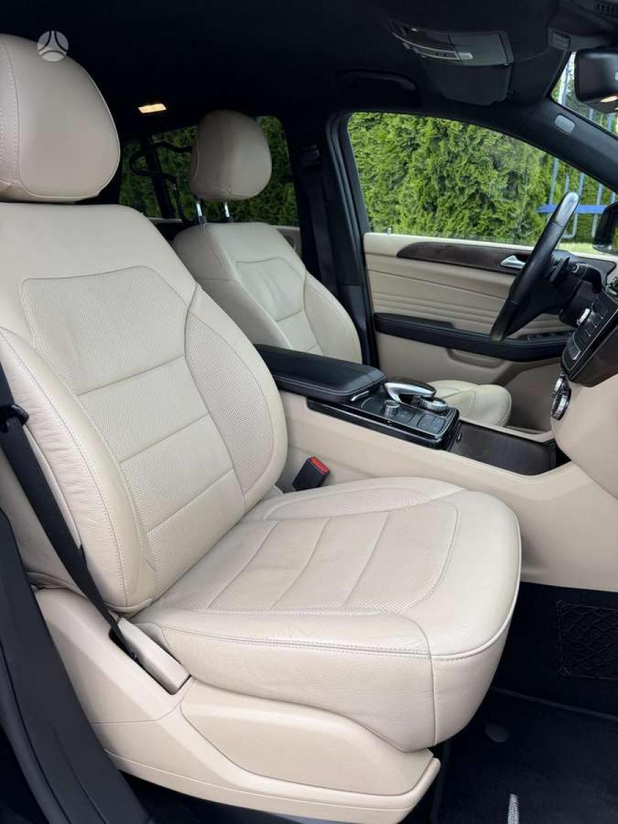 Melns Mercedes-Benz GLE 350 2016 Viļņa, ar dzinēja tilpumu 2.99 L un nobraukumu 114 tūkst. km par 32000 €, foto 27 vietnē AUTOMOTO.COM.LV