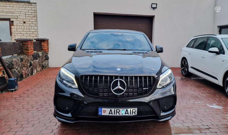 Melns Mercedes-Benz GLE 350 2016 Mažeikiai, ar dzinēja tilpumu 3.00 L un nobraukumu 73 tūkst. km par 28999 €, foto 7 vietnē AUTOMOTO.COM.LV