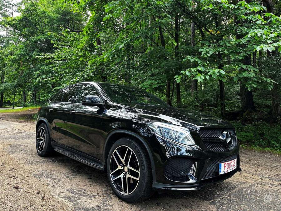 Черный Мерседес ГЛE 350 2016 в Вильнюс, объемом двигателя 2.99 л и пробегом 240 тыс. км за 28950 €, фото 14 на AUTOMOTO.COM.LV