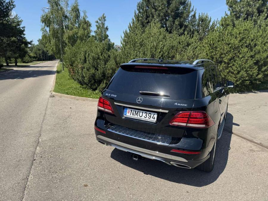 Черный Мерседес ГЛE 350 2016 в Каунас, объемом двигателя 3.50 л и пробегом 72 тыс. км за 25000 €, фото 5 на AUTOMOTO.COM.LV