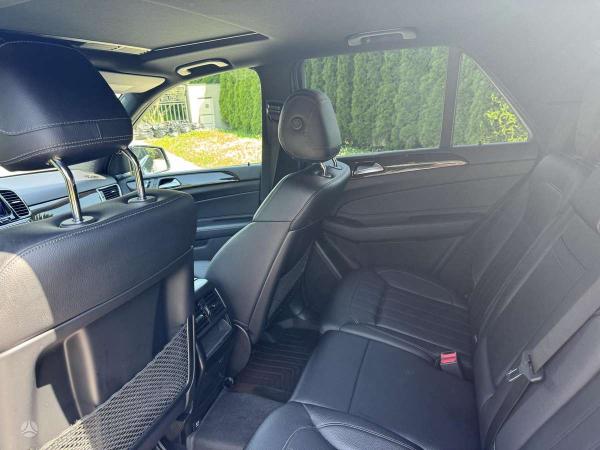 Melns Mercedes-Benz GLE 350 2016 Kauņa, ar dzinēja tilpumu 3.50 L un nobraukumu 72 tūkst. km par 25000 €, foto 8 vietnē AUTOMOTO.COM.LV