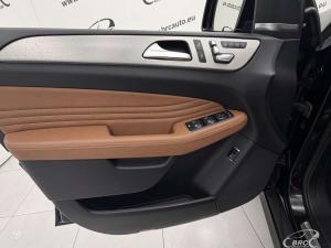 Melns Mercedes-Benz GLE 350 2016 Viļņa, ar dzinēja tilpumu 2.99 L un nobraukumu 265 tūkst. km par 23900 €, foto 22 vietnē AUTOMOTO.COM.LV
