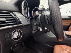 Melns Mercedes-Benz GLE 350 2016 Viļņa, ar dzinēja tilpumu 2.99 L un nobraukumu 265 tūkst. km par 23900 €, foto 28 vietnē AUTOMOTO.COM.LV
