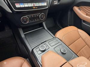Melns Mercedes-Benz GLE 350 2016 Viļņa, ar dzinēja tilpumu 2.99 L un nobraukumu 265 tūkst. km par 23900 €, foto 29 vietnē AUTOMOTO.COM.LV