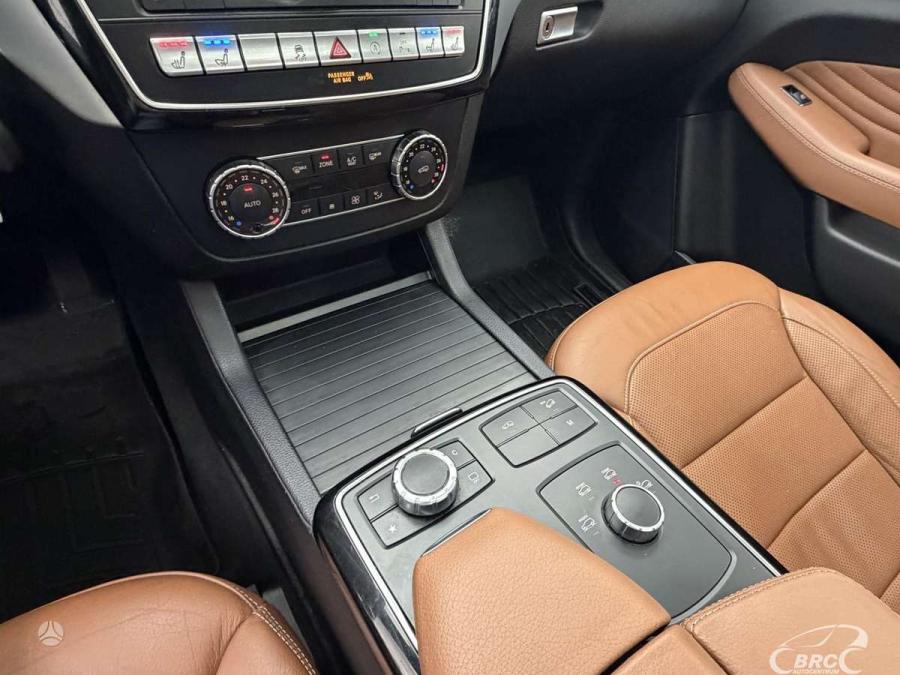 Melns Mercedes-Benz GLE 350 2016 Viļņa, ar dzinēja tilpumu 2.99 L un nobraukumu 265 tūkst. km par 23900 €, foto 29 vietnē AUTOMOTO.COM.LV