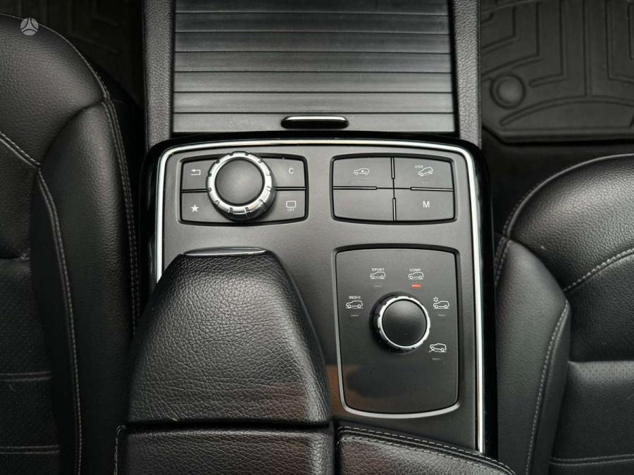Black Mercedes-Benz GLE 350 2016 in Klaipeda, with an engine capacity of 2.99 L and mileage of 263 thousand km for 28500 €, photo 10 on AUTOMOTO.COM.LV