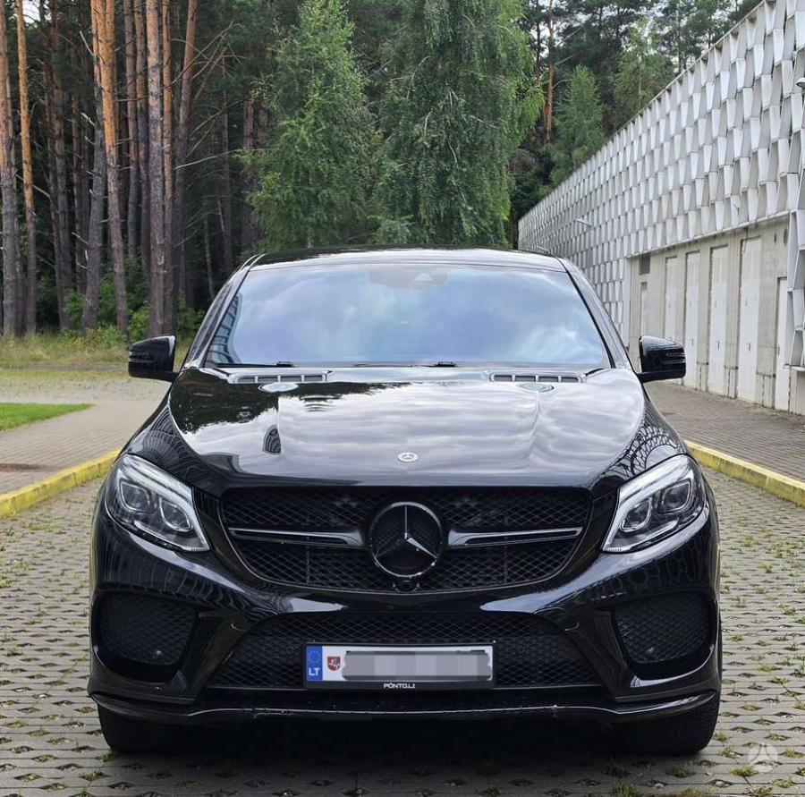Melns Mercedes-Benz GLE 350 2016 Viļņa, ar dzinēja tilpumu 2.99 L un nobraukumu 320 tūkst. km par 17700 €, foto 3 vietnē AUTOMOTO.COM.LV