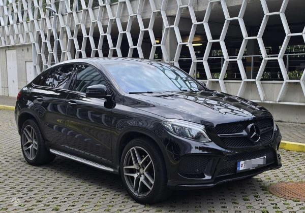 Melns Mercedes-Benz GLE 350 2016 Viļņa, ar dzinēja tilpumu 2.99 L un nobraukumu 320 tūkst. km par 17700 €, foto 4 vietnē AUTOMOTO.COM.LV