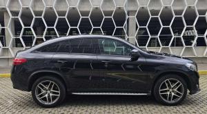 Melns Mercedes-Benz GLE 350 2016 Viļņa, ar dzinēja tilpumu 2.99 L un nobraukumu 320 tūkst. km par 17700 €, foto 5 vietnē AUTOMOTO.COM.LV