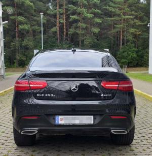 Melns Mercedes-Benz GLE 350 2016 Viļņa, ar dzinēja tilpumu 2.99 L un nobraukumu 320 tūkst. km par 17700 €, foto 7 vietnē AUTOMOTO.COM.LV