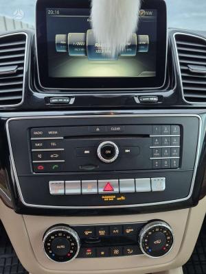 Black Mercedes-Benz GLE 350 2016 in Kaunas, with an engine capacity of 3.00 L and mileage of 151 thousand km for 20000 €, photo 10 on AUTOMOTO.COM.LV