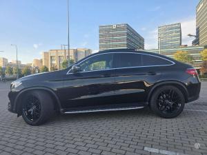 Черный Мерседес ГЛE 350 2016 в Вильнюс, объемом двигателя 3.00 л и пробегом 232 тыс. км за 20500 €, фото 6 на AUTOMOTO.COM.LV