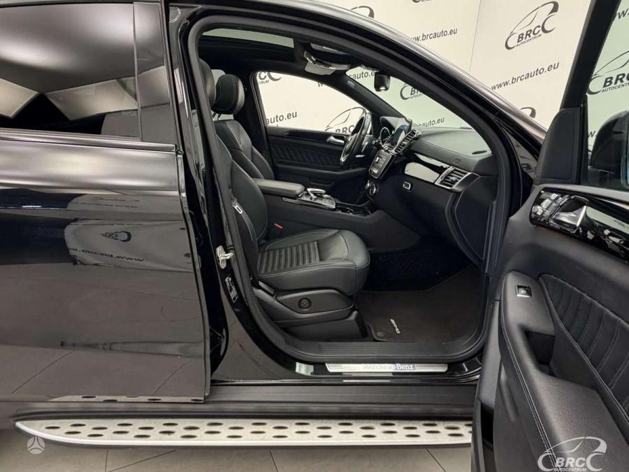 Black Mercedes-Benz GLE 350 2016 in Vilnius, with an engine capacity of 2.99 L and mileage of 240 thousand km for 25900 €, photo 6 on AUTOMOTO.COM.LV