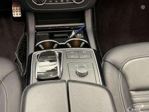Black Mercedes-Benz GLE 350 2016 in Vilnius, with an engine capacity of 2.99 L and mileage of 240 thousand km for 25900 €, photo 20 on AUTOMOTO.COM.LV